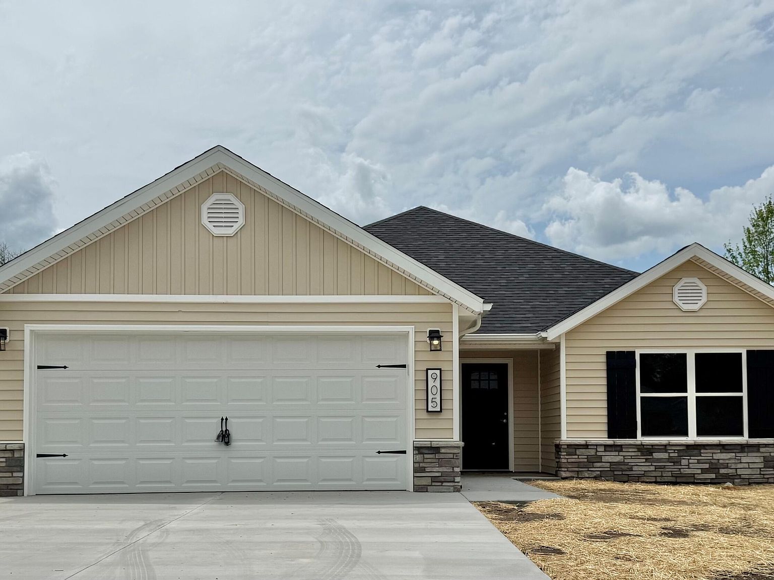 905 Durward Hall Dr, Carthage, MO 64836 | Zillow