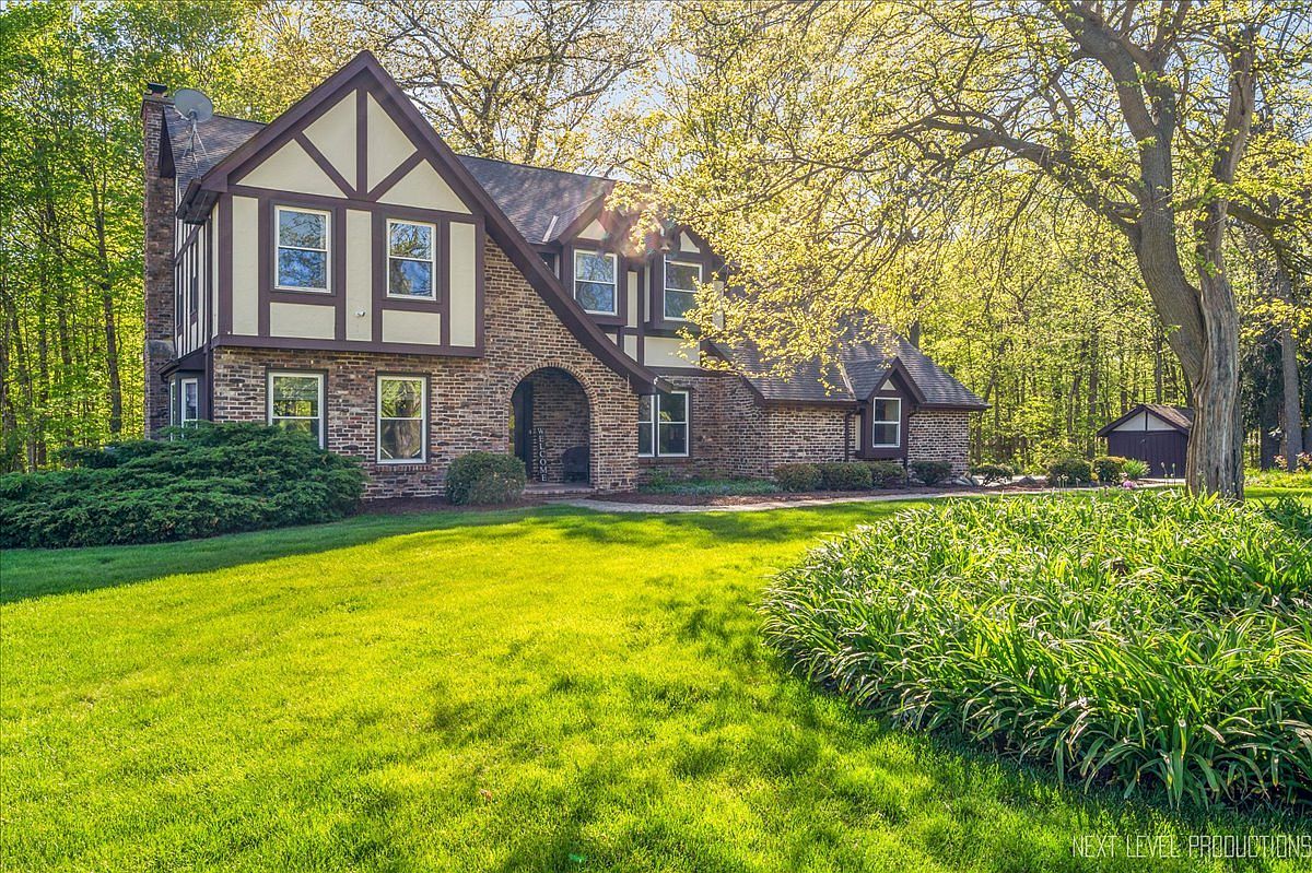 36W785 Stonebridge Ln, Saint Charles, IL 60175 | Zillow