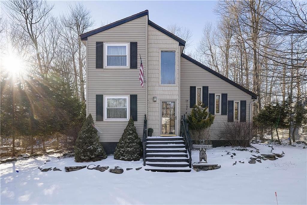 2607 Foxledge Dr, Tobyhanna, PA 18466 | MLS #752433 | Zillow
