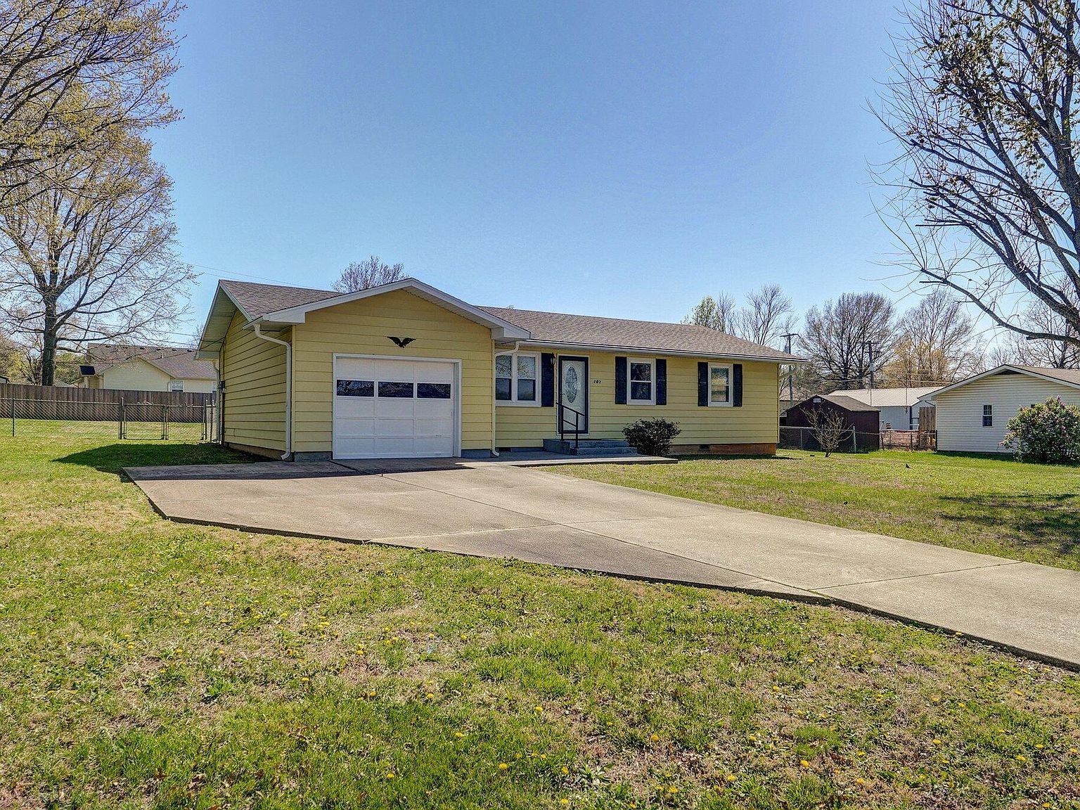 102 E Chrysler Avenue, Clever, MO 65631 | Zillow