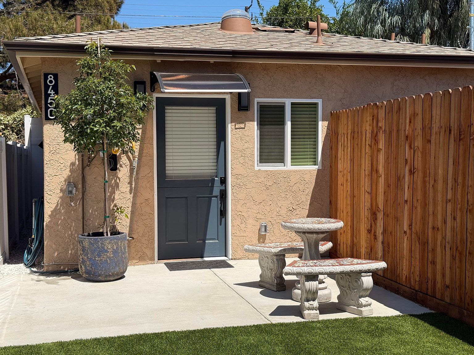 8450 Aura Ave, Northridge, CA 91324 | Zillow
