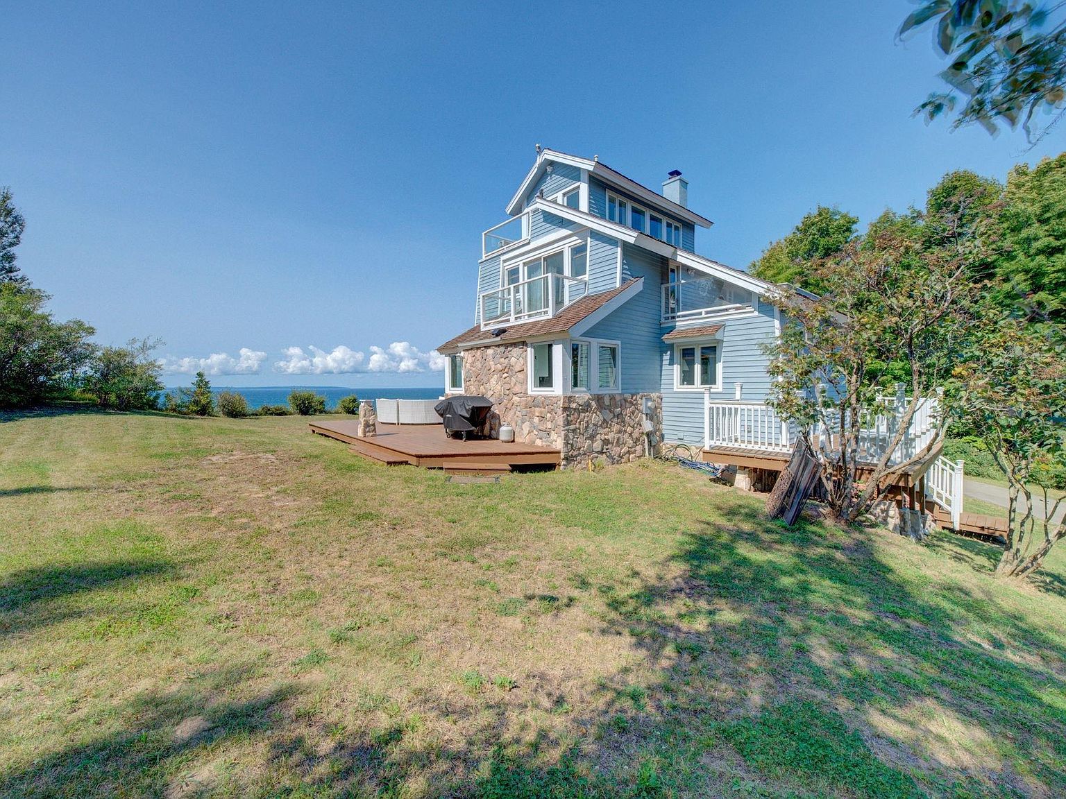 4781 E Golfview Dr, Leland, MI 49654 | MLS #1926823 | Zillow