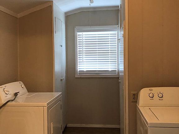 323 Sycamore St, Leland, MS 38756 | Zillow