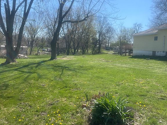 204 N Central St, Armstrong, MO 65230 | MLS #38198 | Zillow