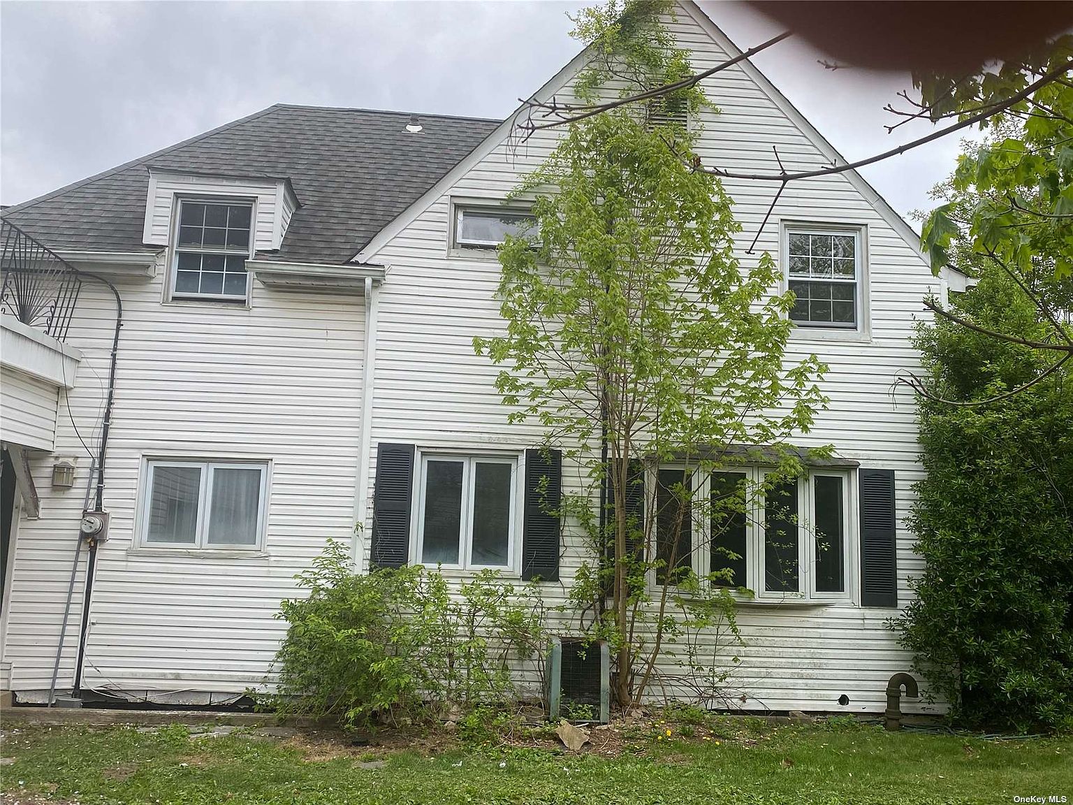 55 Azalia, Hempstead, NY 11550 | Zillow