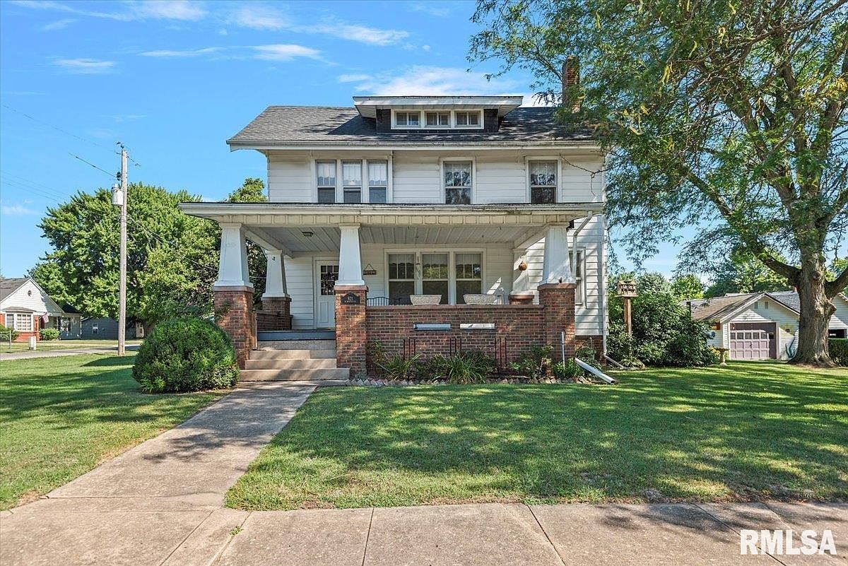 821 W Washington St, Ashland, IL 62612 | Zillow