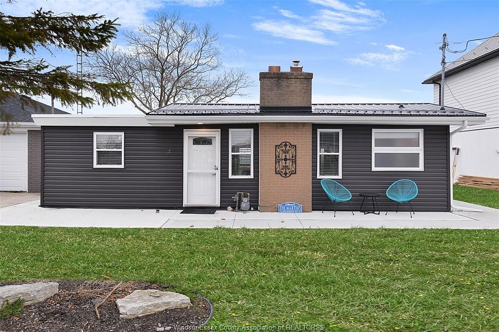 206 Robson Rd, Leamington, ON N8H 5R2 | MLS #25028778 | Zillow