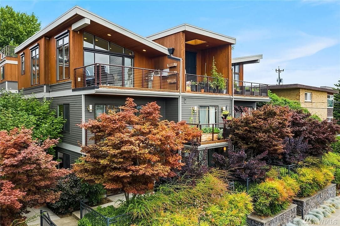 566 Ward St, Seattle, WA 98109 | Zillow