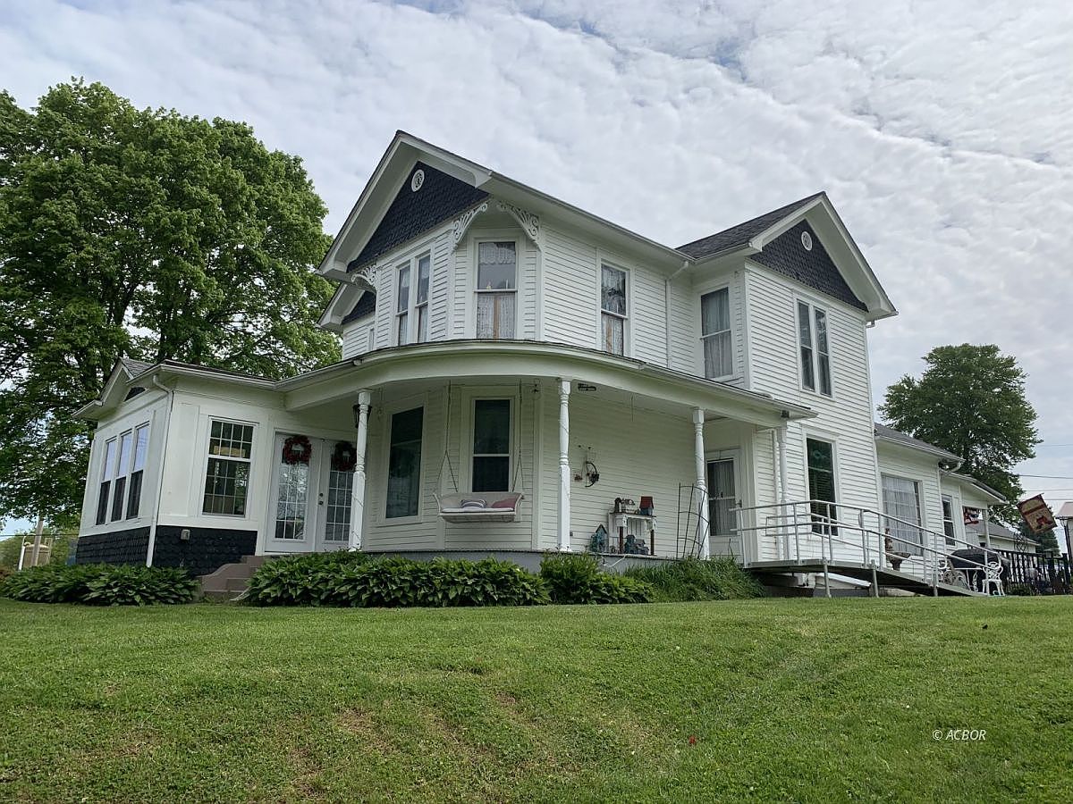 405 6th St, Racine, OH 45771 | Zillow