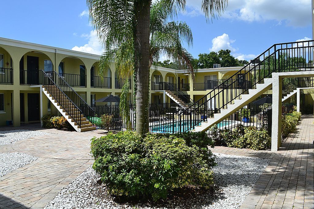 3206 W Azeele St, Tampa, FL 33609 | Zillow