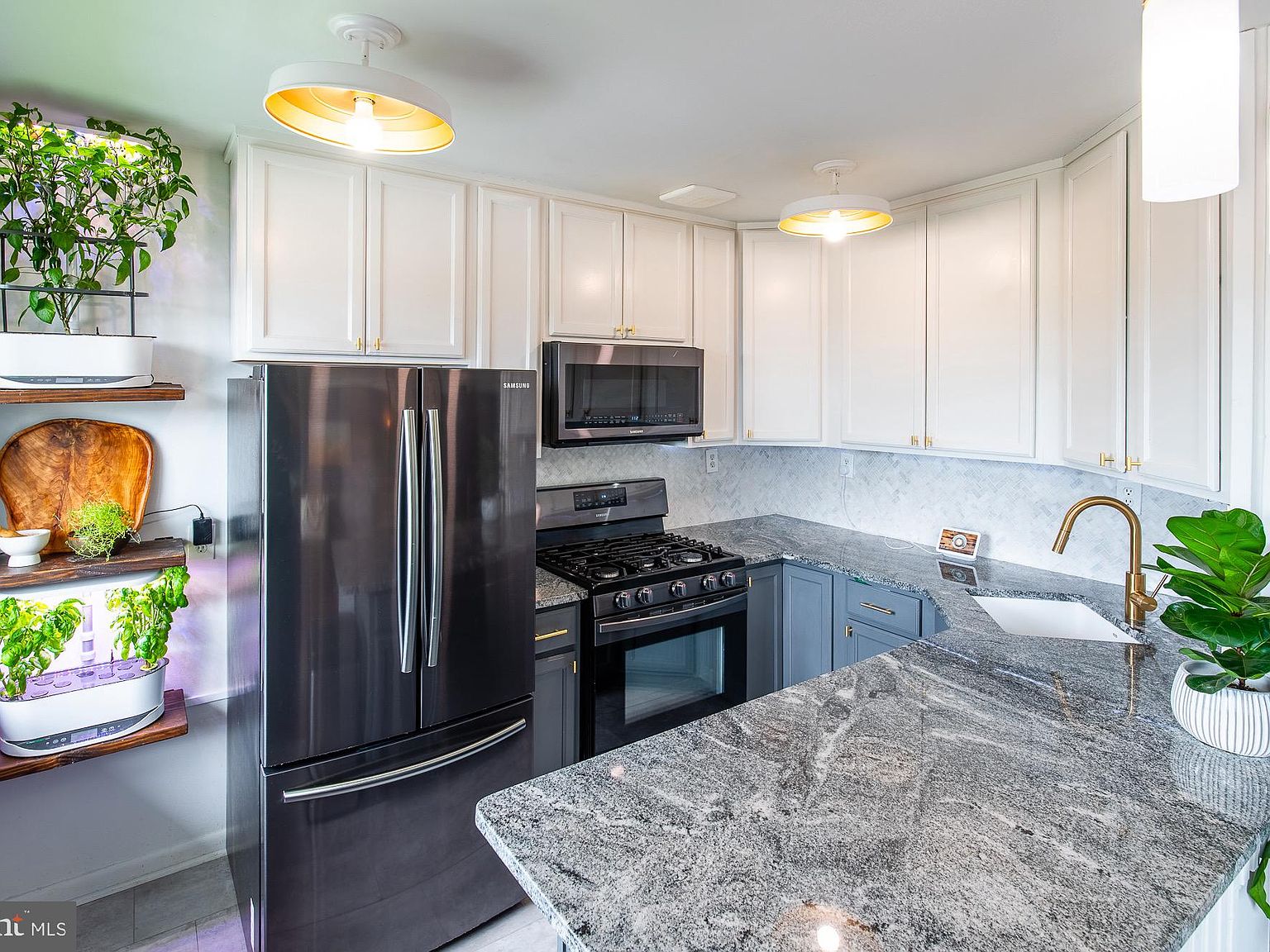 5230 N Capitol St NW APT 302, Washington, DC 20011 | Zillow