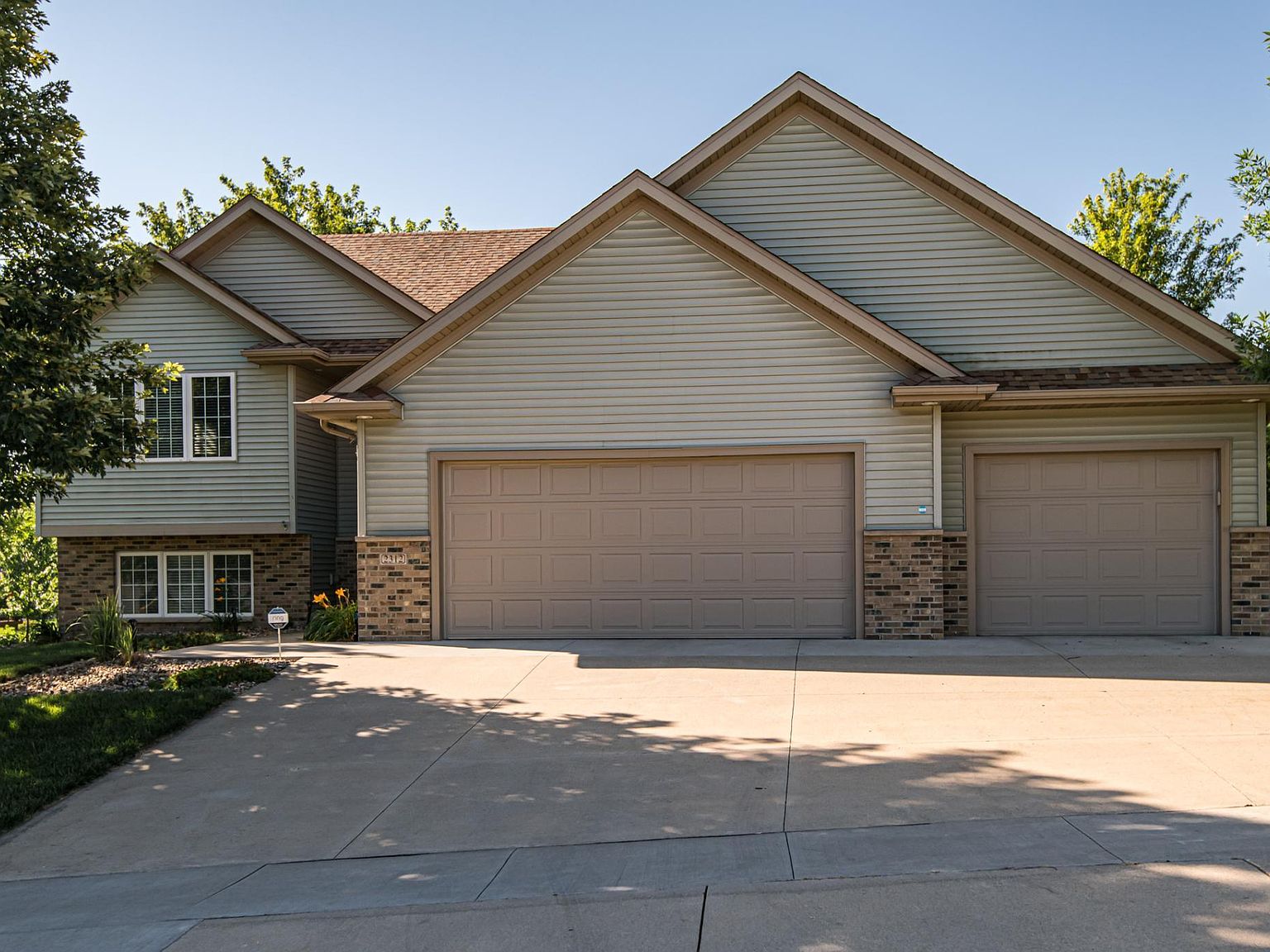 2312 Crimson Ridge Cir NW, Rochester, MN 55901 | Zillow