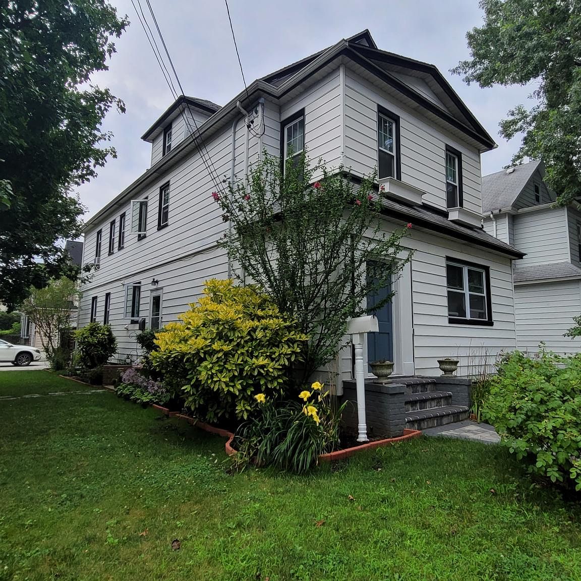 28 Whitney Ave, Floral Park, NY 11001 | Zillow