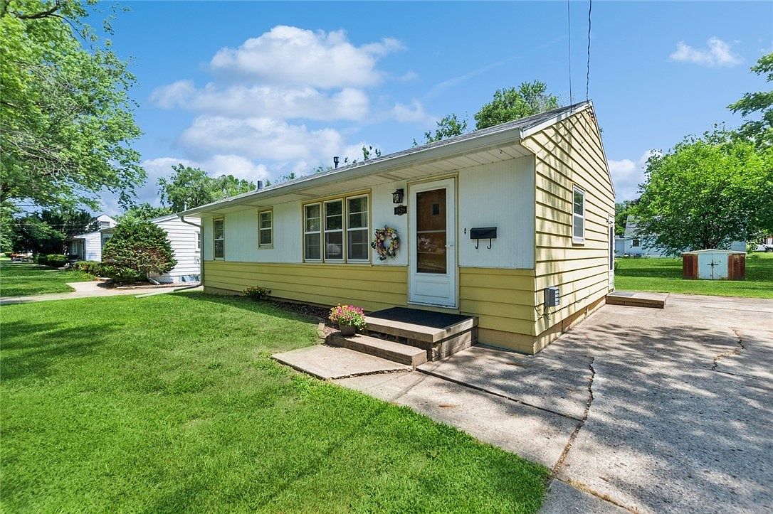 3929 55th St, Des Moines, IA 50310 | Zillow