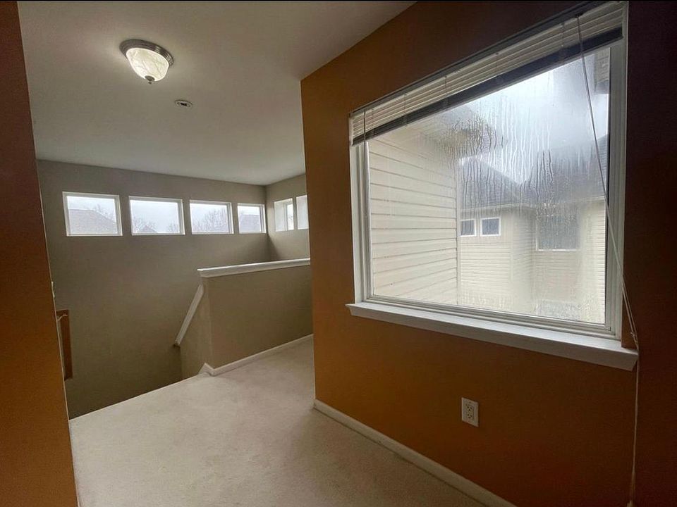 853 Amanda Ln #853, Pontiac, MI 48340 | Zillow