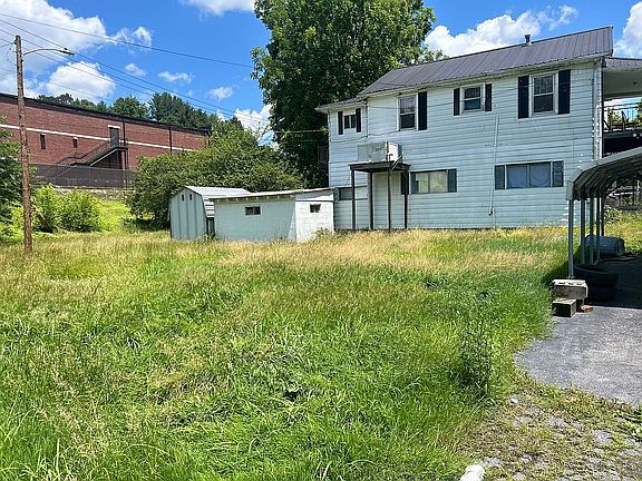 17 1st Street Fox Btm, Harold, KY 41635 | Zillow