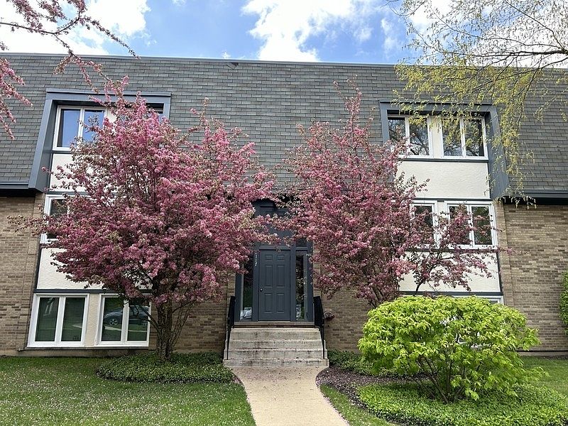 2117 Ammer Ridge Ct Unit 302, Glenview, IL 60025 | Zillow