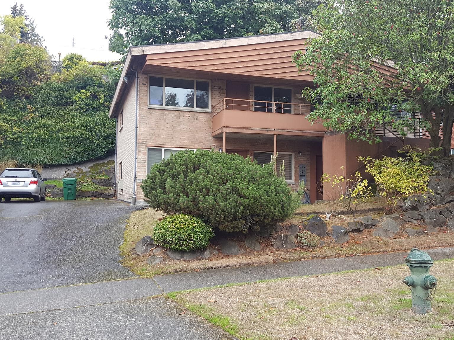 2340 48th Ave SW #2, Seattle, WA 98116 | Zillow