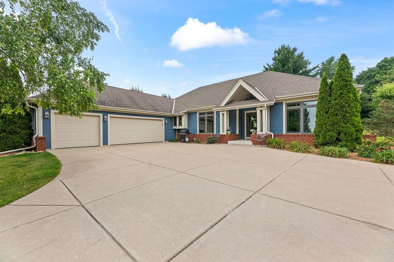 W174 County Road S, Hartford, WI 53027 | Zillow