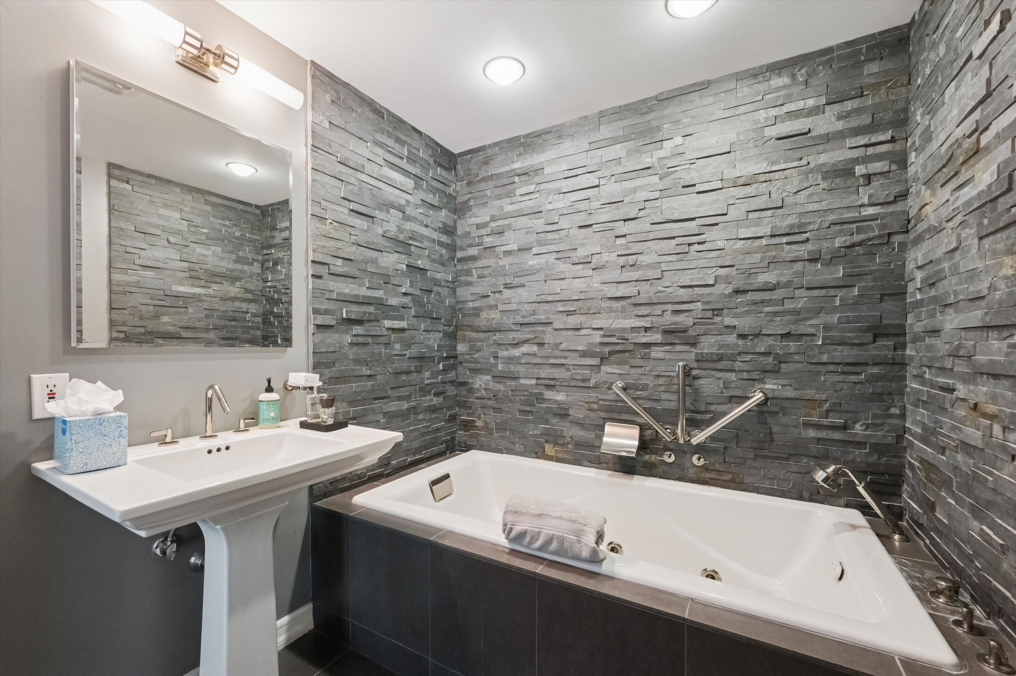 18 Flying Point Rd, Southampton, NY 11968 | Out East