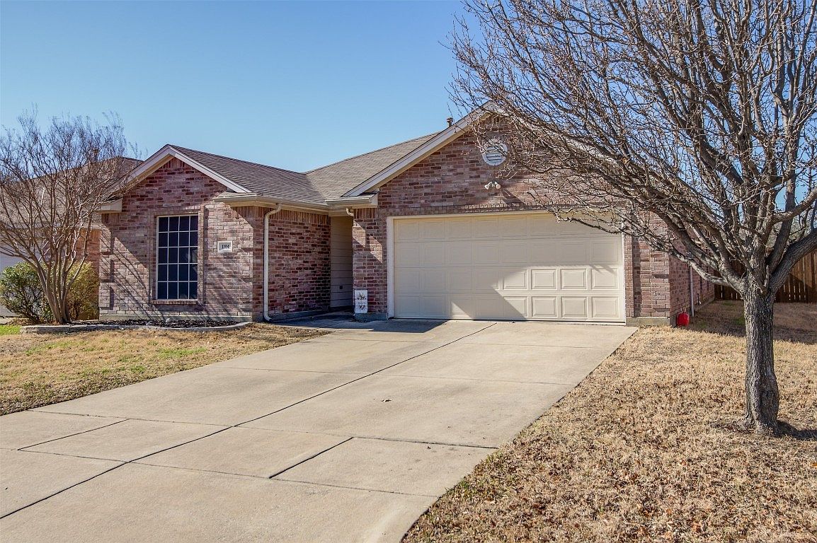 1104 David Dr, Euless, TX 76040 | Zillow