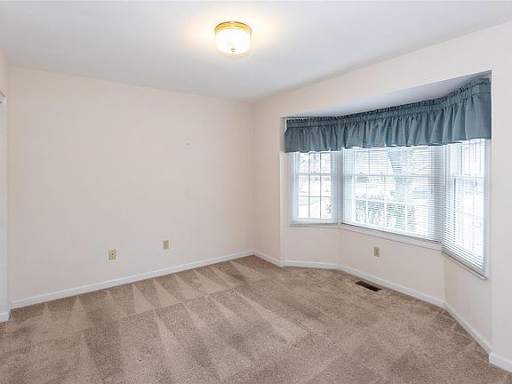 10607 Village Of Lavinia Ct, Saint Louis, MO 63123 | Zillow