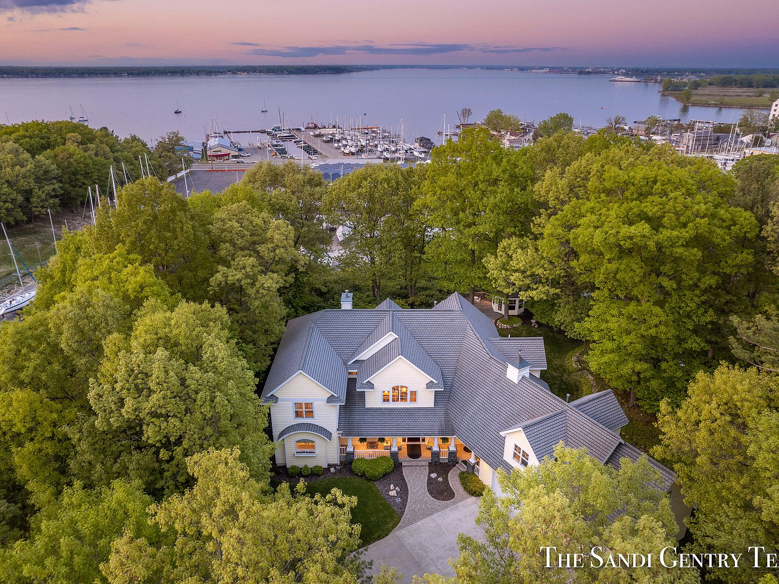 3200 Lake Ridge Ct, Muskegon, MI 49441 | Zillow