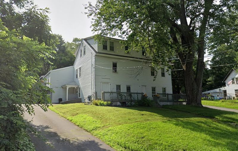 26 High St UNIT 8, Derry, NH 03038 | Zillow