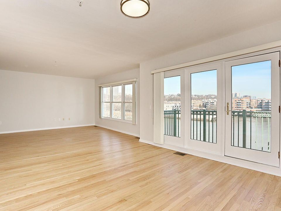 355 The Promenade Edgewater NJ | Zillow