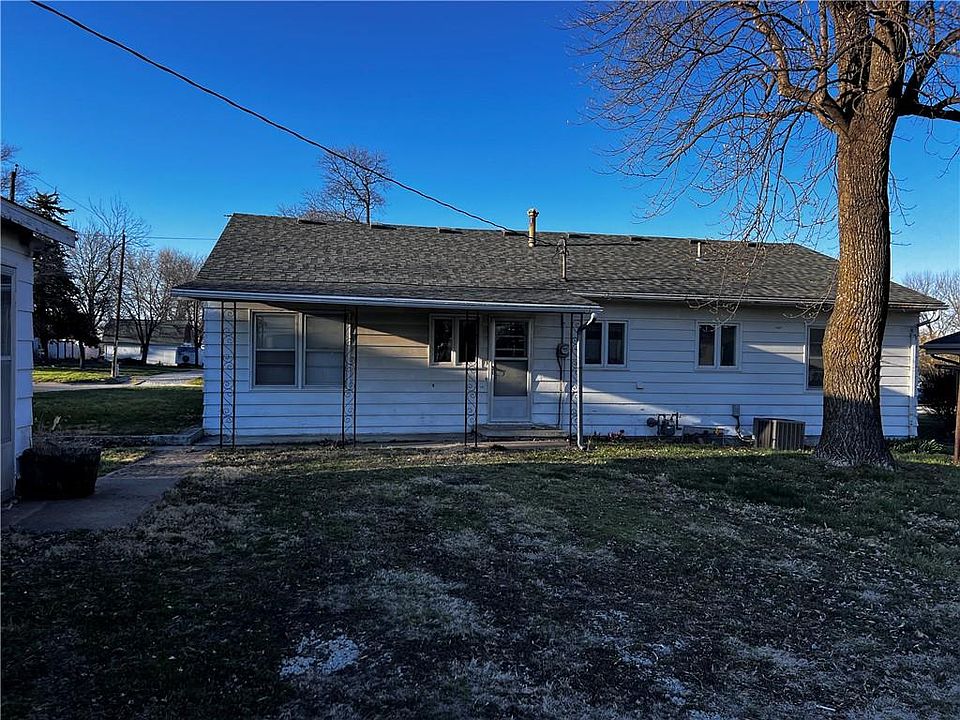 606 Main St, Effingham, KS 66023 | Zillow