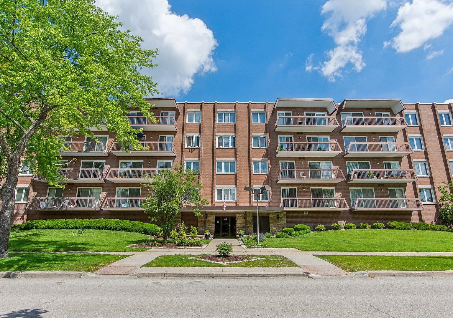 8000 W Foster Ln APT 209, Niles, IL 60714 | Zillow
