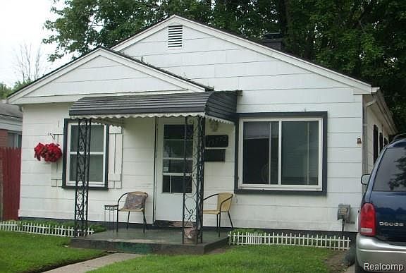 13772 Hendricks Ave, Warren, MI 48089 | MLS #20261024130 | Zillow