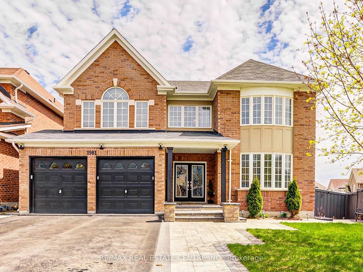 1981 Kurelo Dr, Oshawa, ON L1K 0W8 | MLS #E12139316 | Zillow