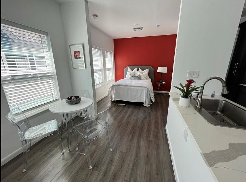 1916 Calumet St #202, Houston, TX 77004 | Zillow