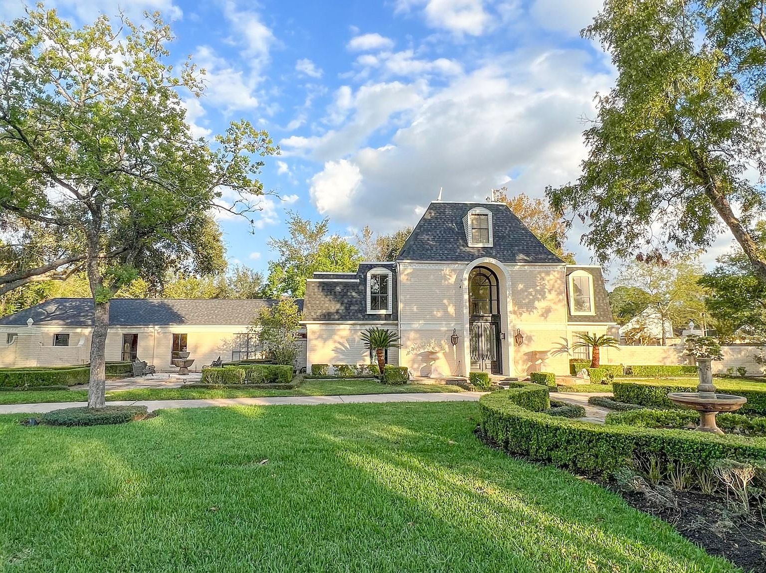 372 Robbins Dr, Houston, TX 77024 | Zillow