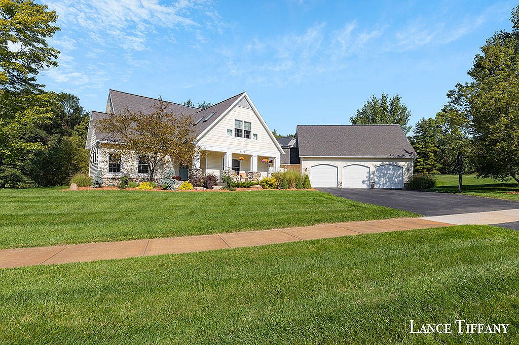 6179 Arrowcrest Ct NE, Rockford, MI 49341 | Zillow