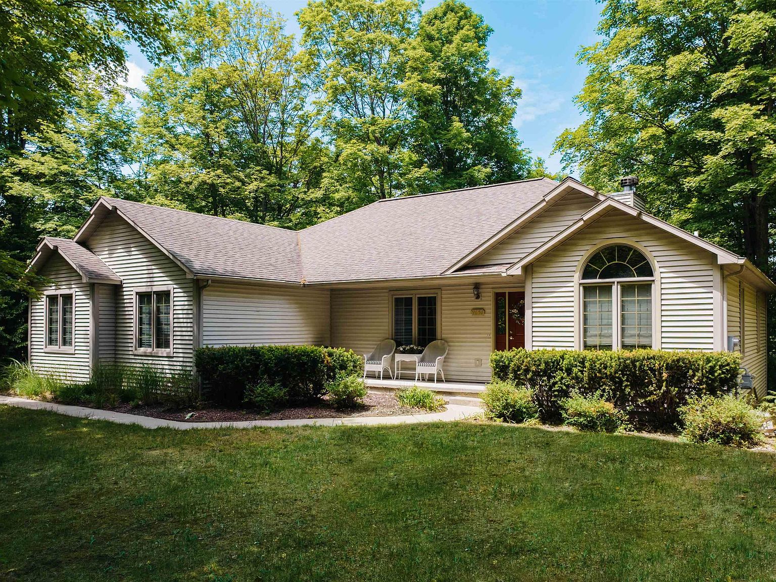 9651 E Walkabout Ln, Traverse City, MI 49684 | Zillow