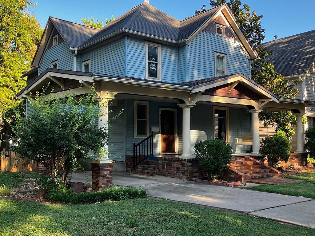 315 S Cottonwood St, Iola, KS 66749 | MLS #47264 | Zillow