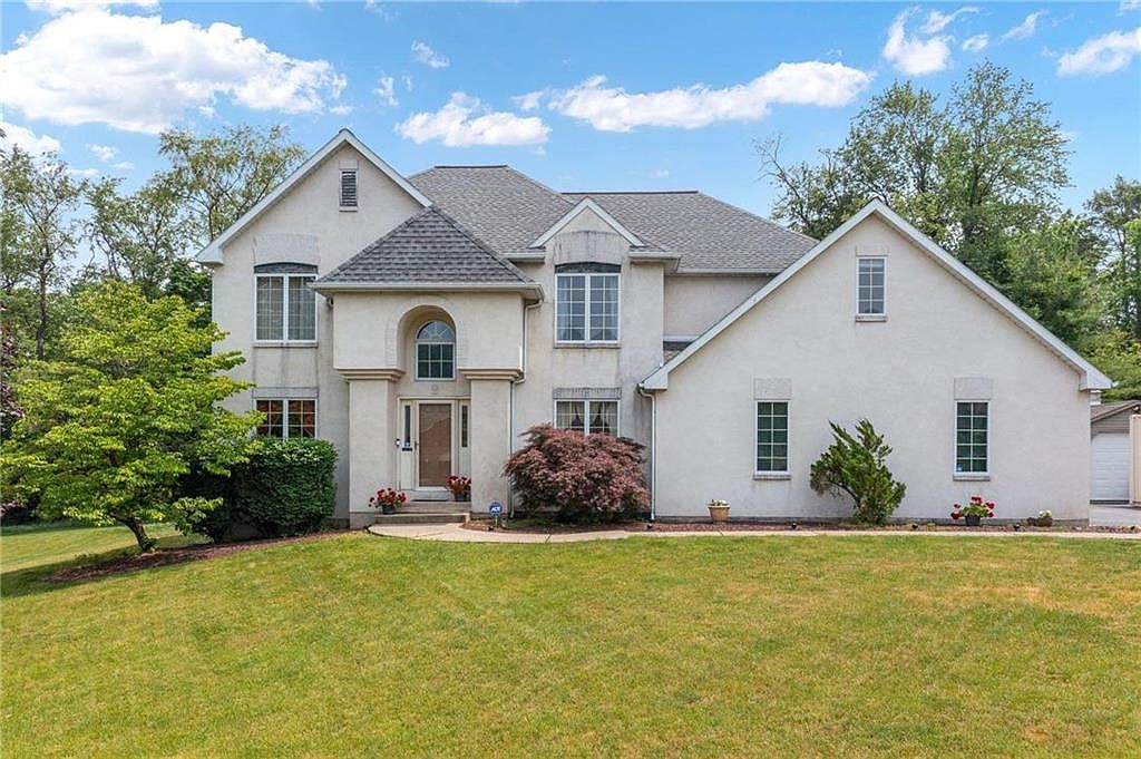 1666 Kevin Dr, Bethlehem, PA 18015 | MLS #722827 | Zillow 1666 Kevin Dr, Bethlehem, PA 18015 | MLS #722827 | Zillow