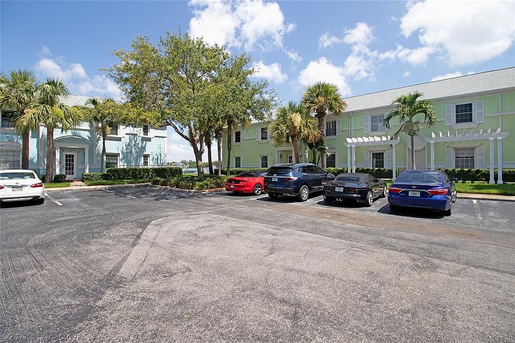 5134 Salmon Dr SE APT D, Saint Petersburg, FL 33705 | MLS #U8203786 ...