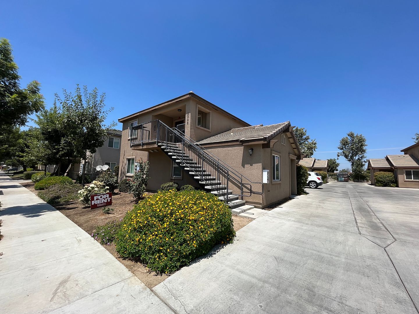 2220-2226 W Lark Ave #2220, Visalia, CA 93291 | Zillow