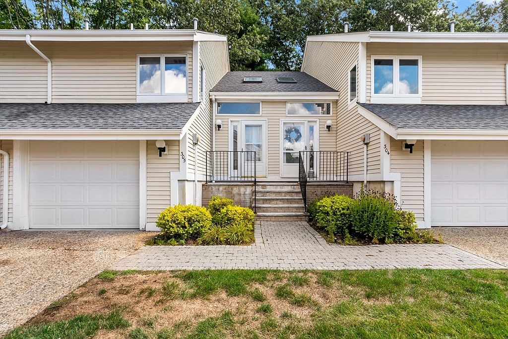 305 Centre Ln UNIT 305, Walpole, MA 02081 | Zillow