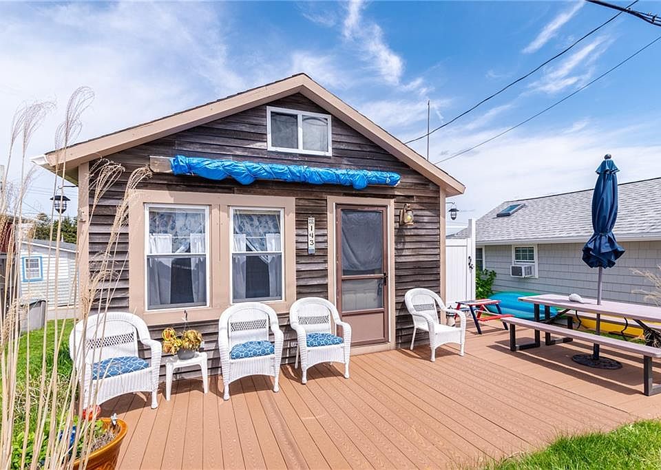 854 Matunuck Beach Rd, Wakefield, RI 02879 | Zillow