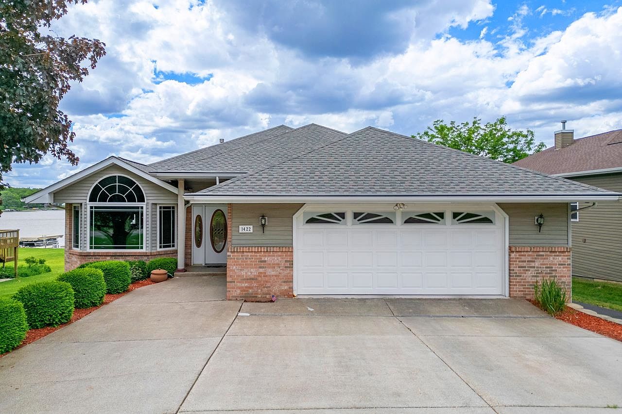 1422 Pier Dr, Davis, IL 61019 | Zillow