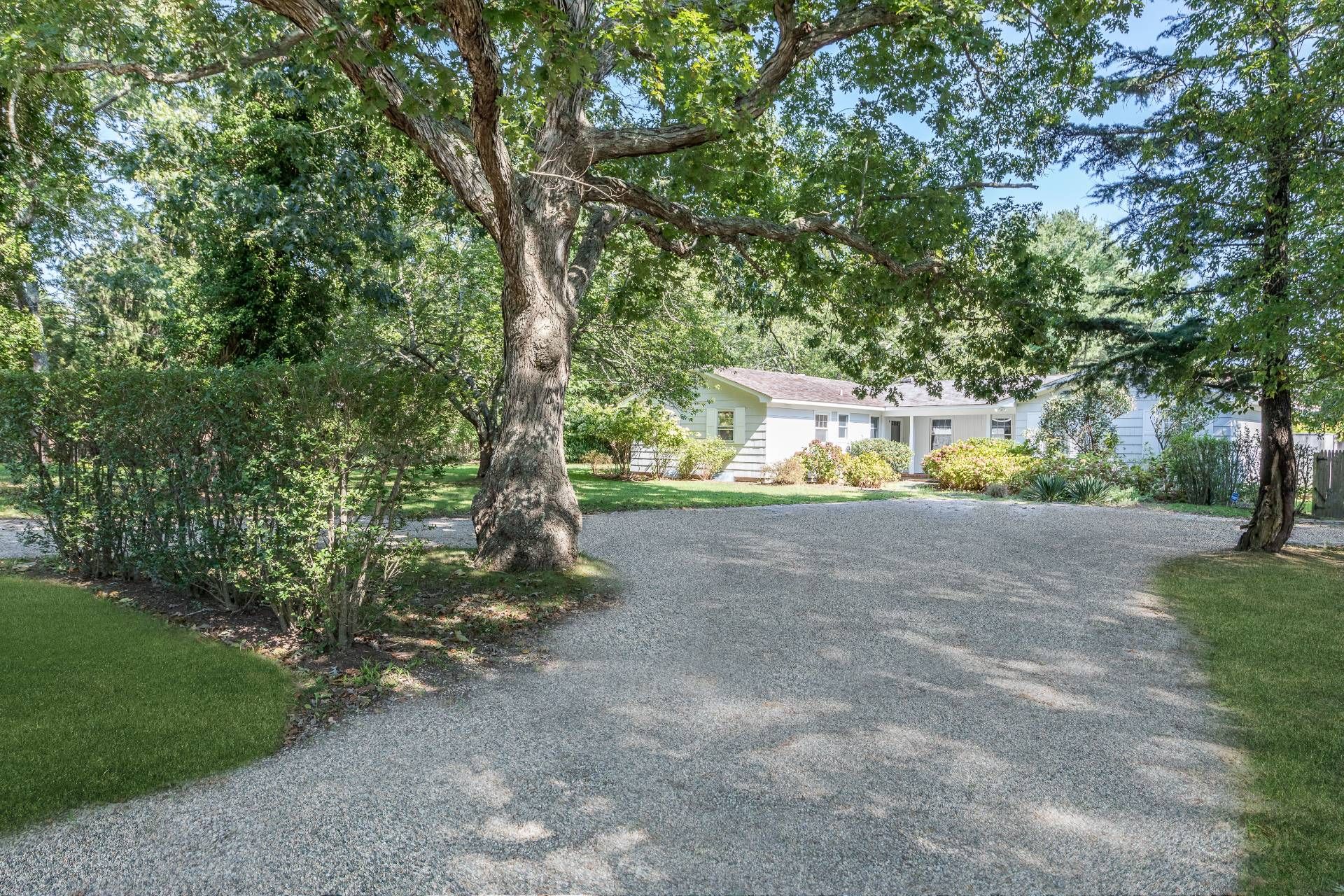 8 Spinner Ln, East Hampton, NY 11937 | Out East