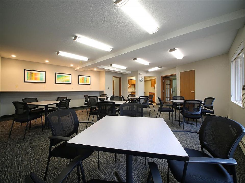 Hanley Place Senior Apartments - 2221 Hanley Rd Hudson WI | Zillow