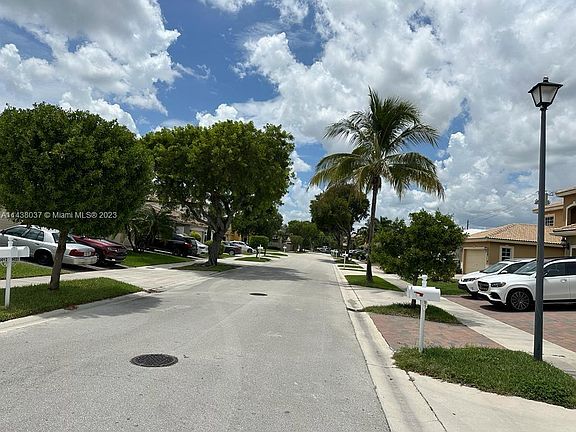 9011 SW 208th Ter, Cutler Bay, FL 33189 | MLS #A11438037 | Zillow
