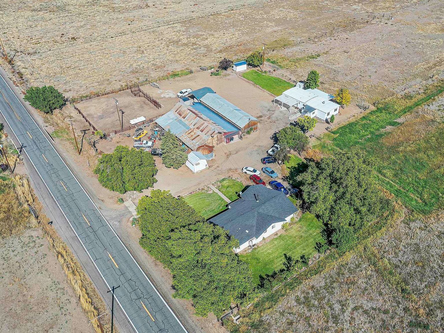 11700 Old Hwy 99 S, Grenada, CA 96038 | Zillow