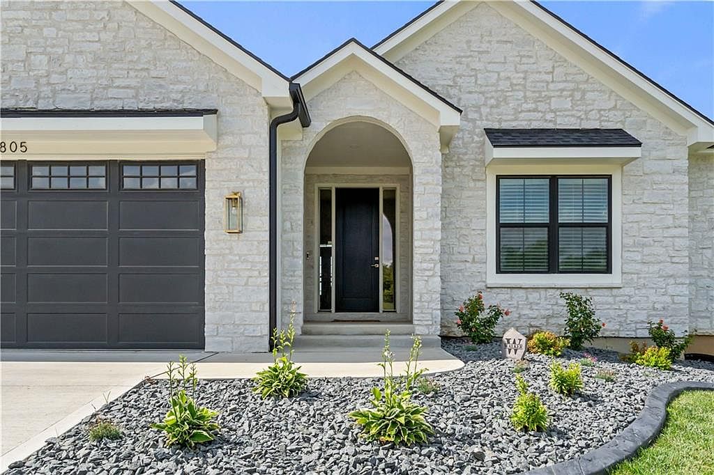 805 SE Major Rd, Blue Springs, MO 64014 | MLS #2449108 | Zillow