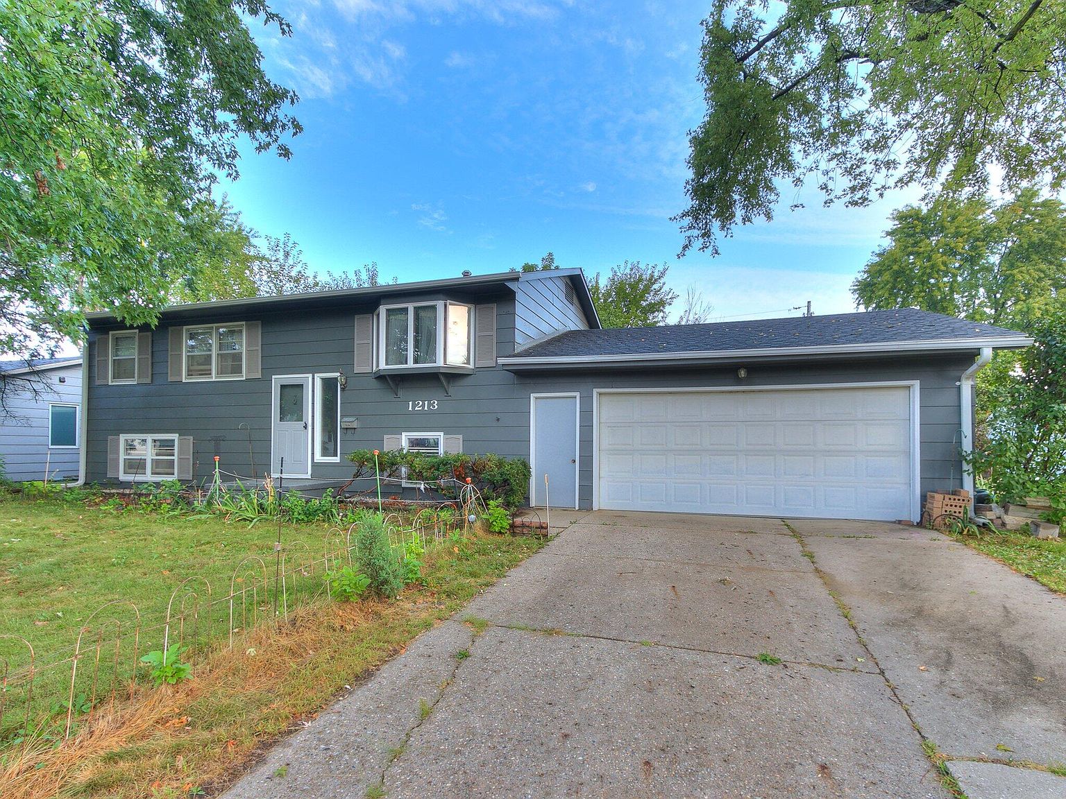 1213 Johnson St, Ames, IA 50010 | MLS #63114 | Zillow